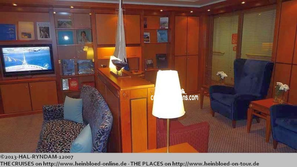 Ryndam-3 Neptune Lounge Pictures