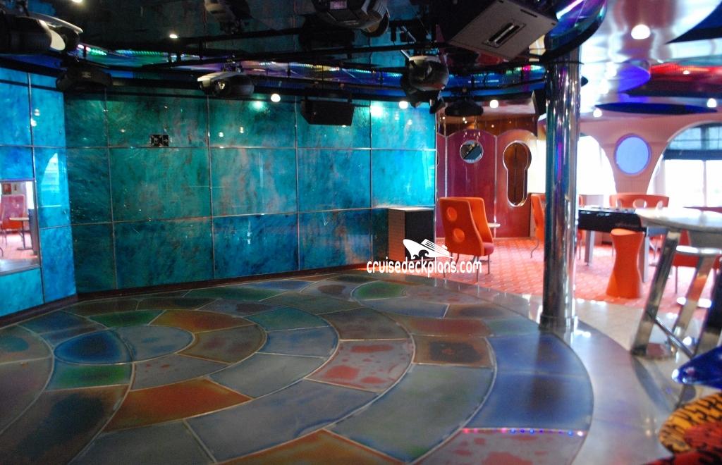 Carnival Splendor Club O2 Pictures