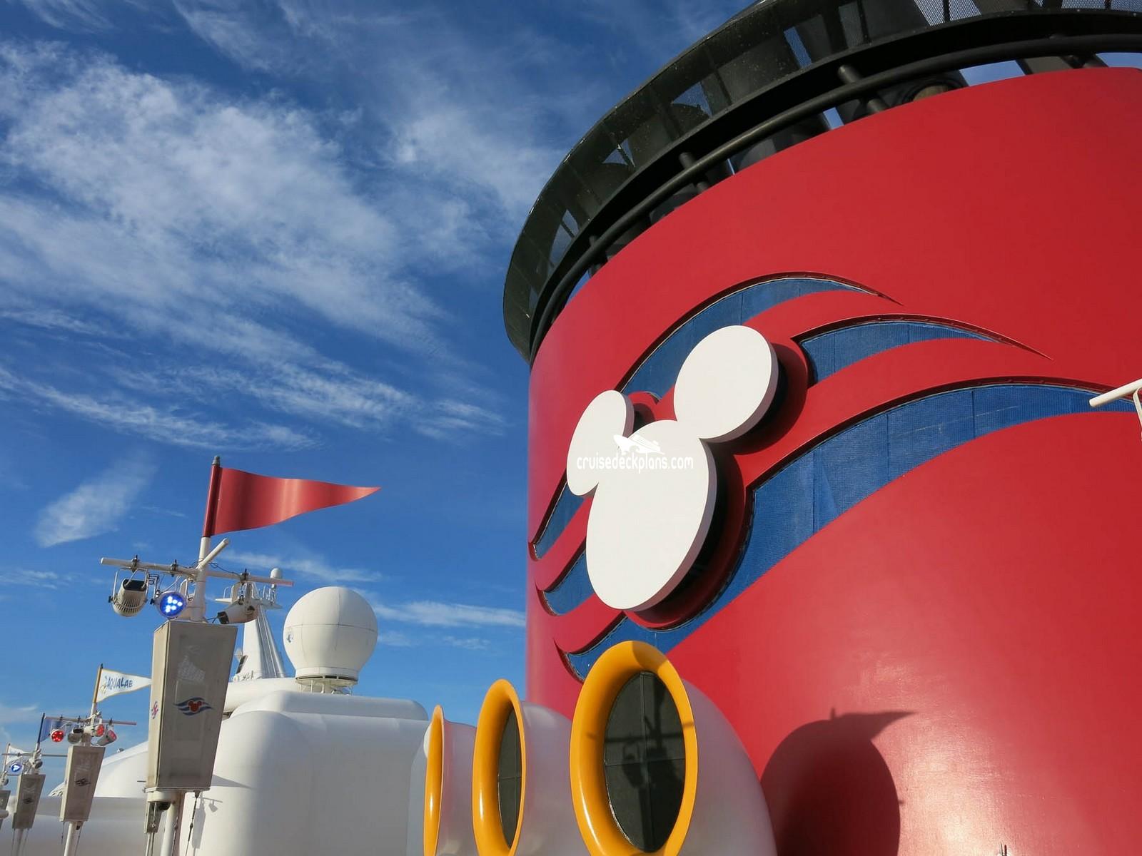 Disney Magic Vibe Teen Club Pictures