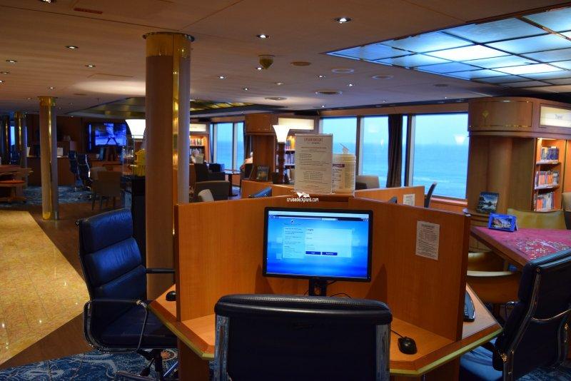 Zuiderdam Explorations Cafe Pictures