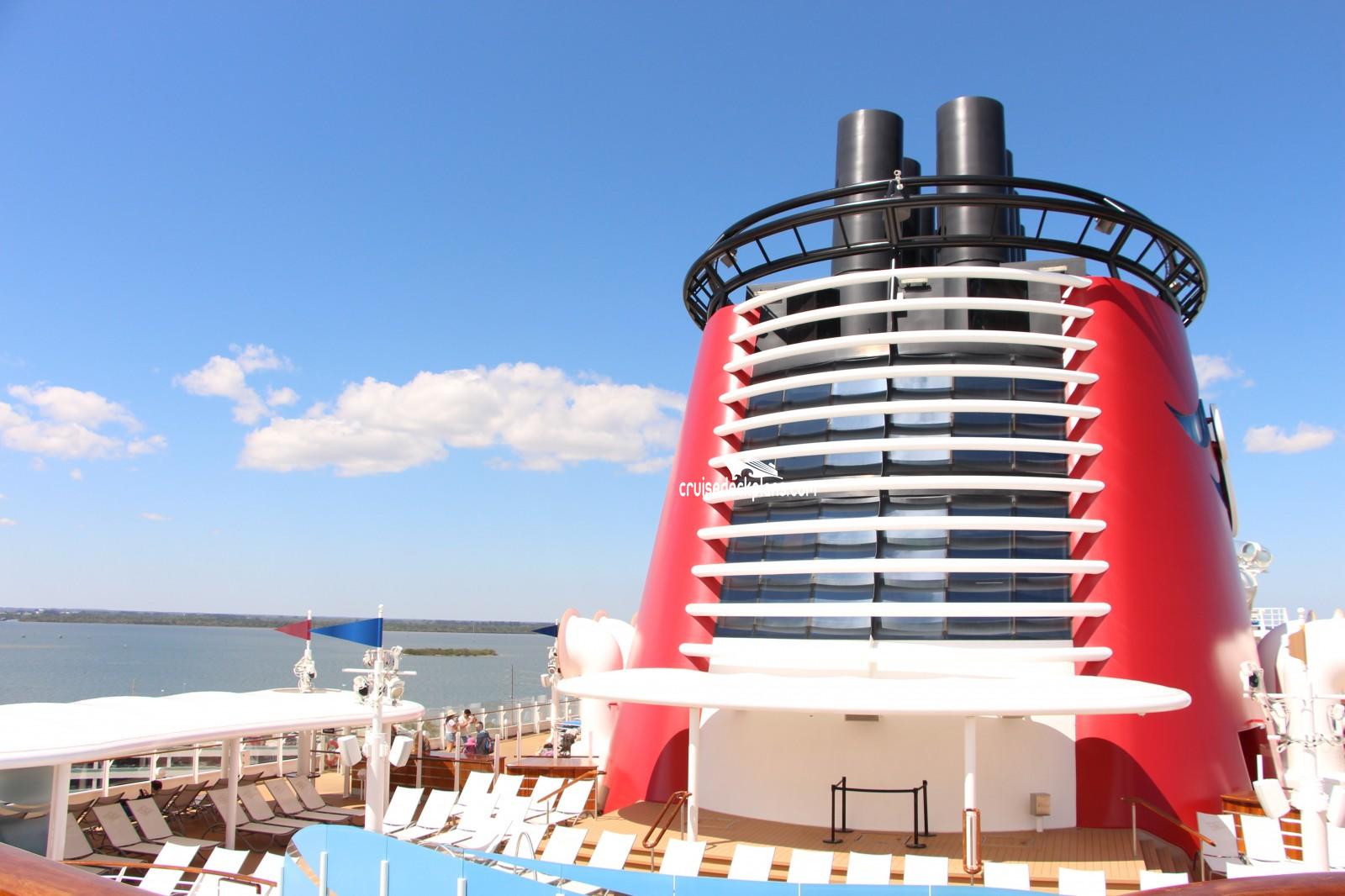 Disney Dream Quiet Cove Pool Pictures