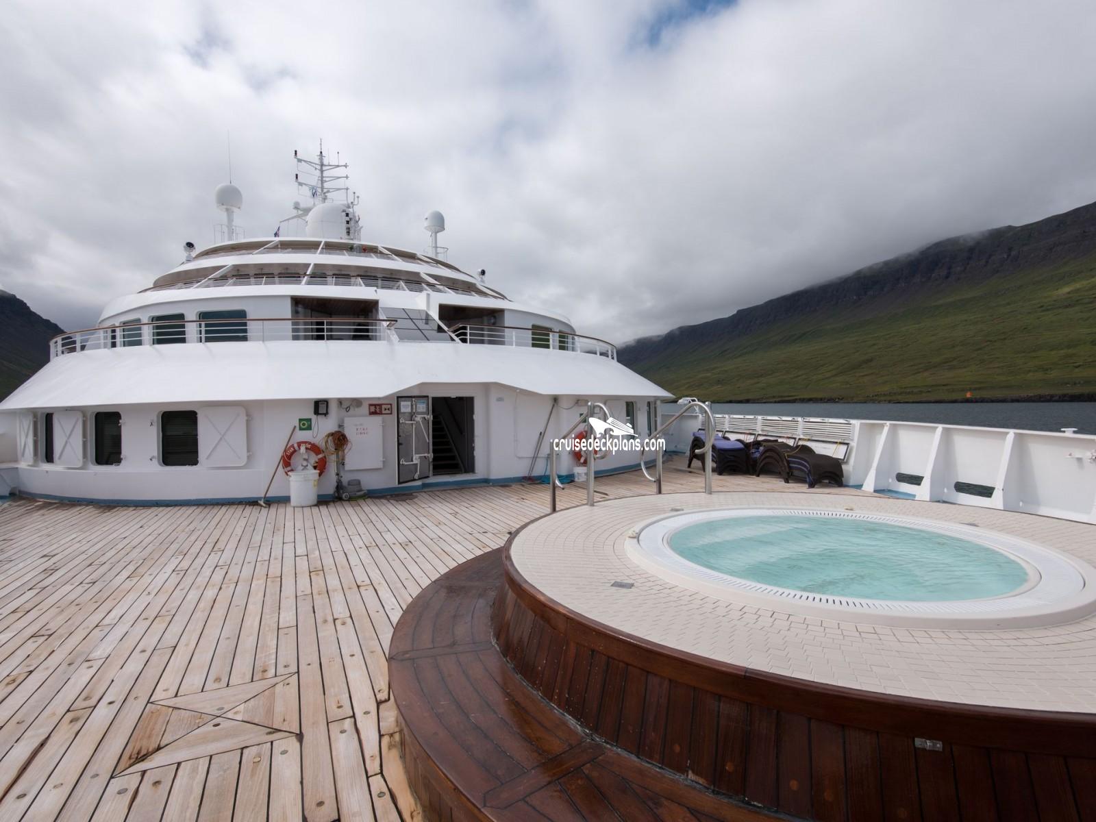 Star Pride Forward Whirlpool Pictures