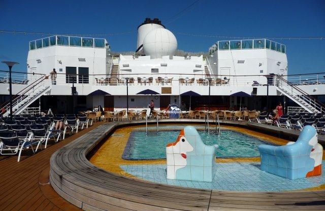 Volendam Sea View Pool Pictures