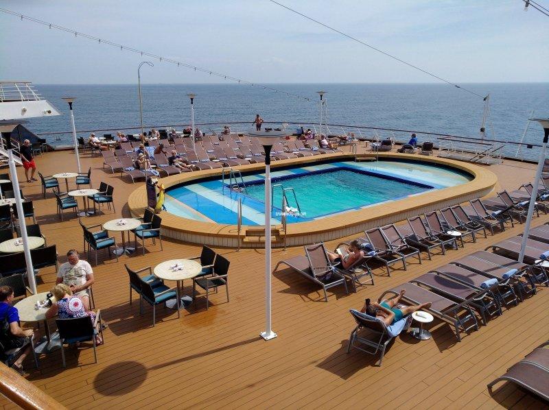 Volendam Sea View Pool Pictures